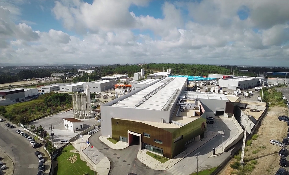 Isopan Iberica | Painéis sanduíche para coberturas e fachadas