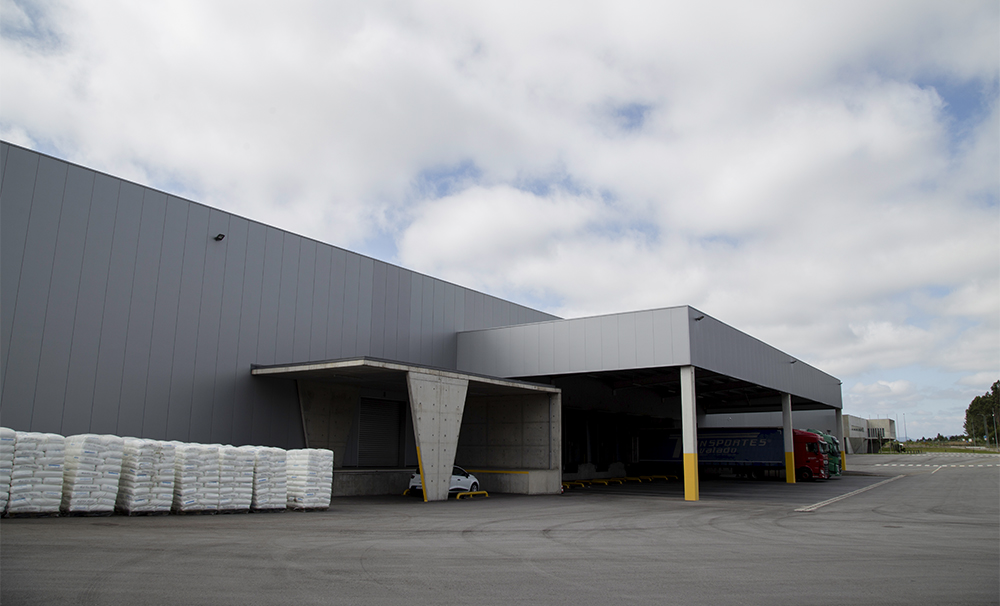 Isopan Iberica | Painéis sanduíche para coberturas e fachadas